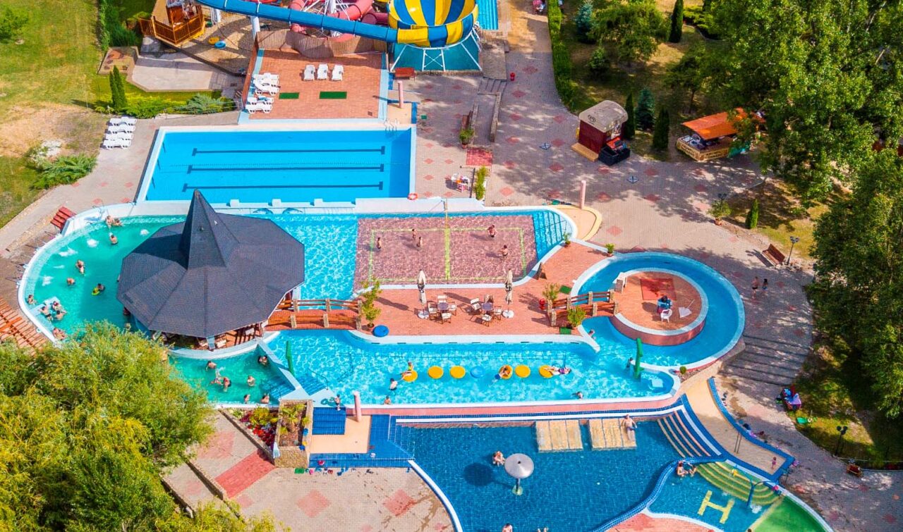 GYÓGYVÍZ ÉS STRAND - Mártoni